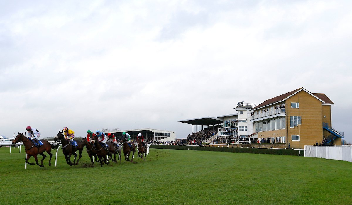 Wincanton - Great British Racing