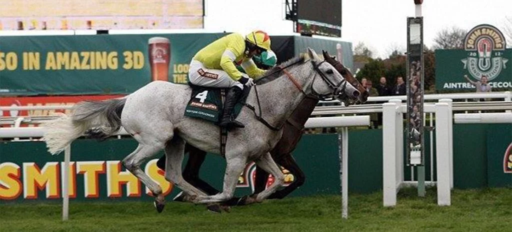 The Grand National's greatest finishes - Great British Racing