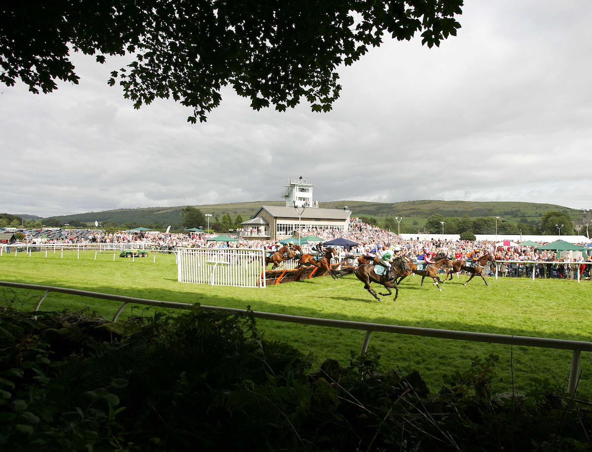 My Local Racecourse - Cartmel - Great British Racing