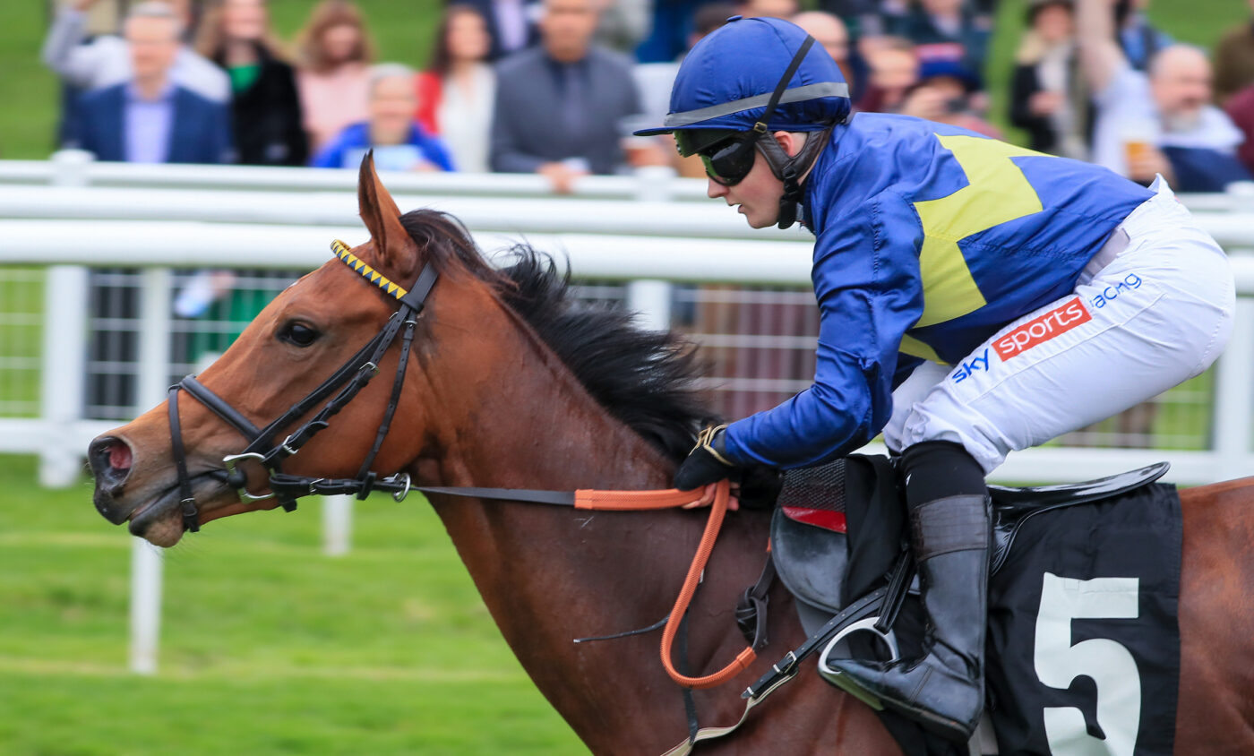 How To Ride A Racehorse - Great British Racing